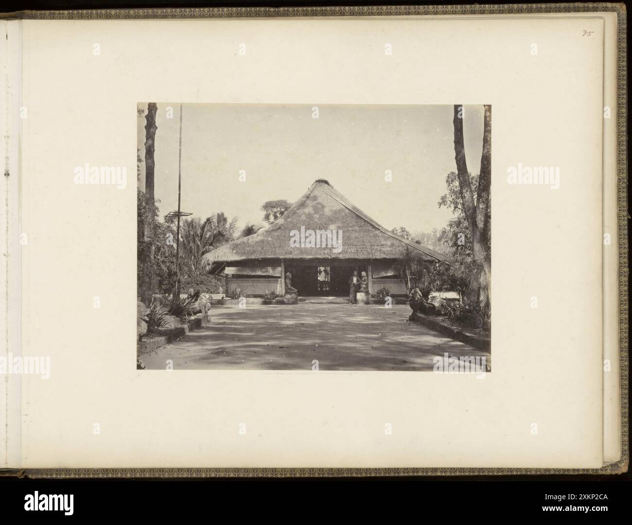 traditional Javanese house Stock Photo - Alamy