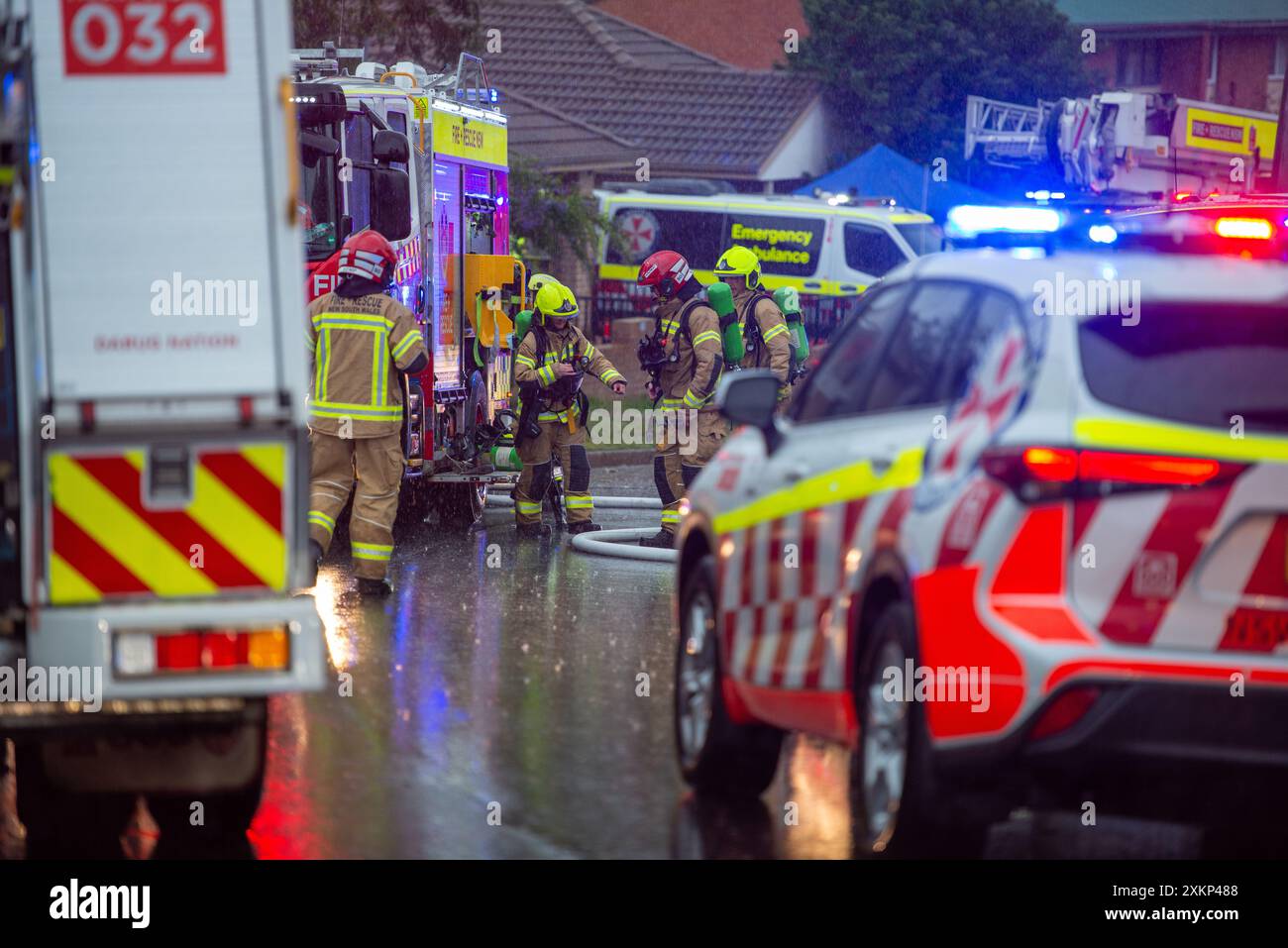 Nsw fire fighters hi-res stock photography and images - Alamy