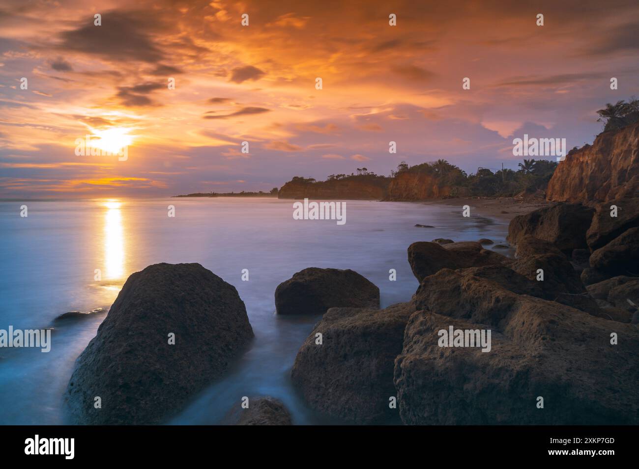 Beautiful cliffs in bali hi-res stock photography and images - Alamy
