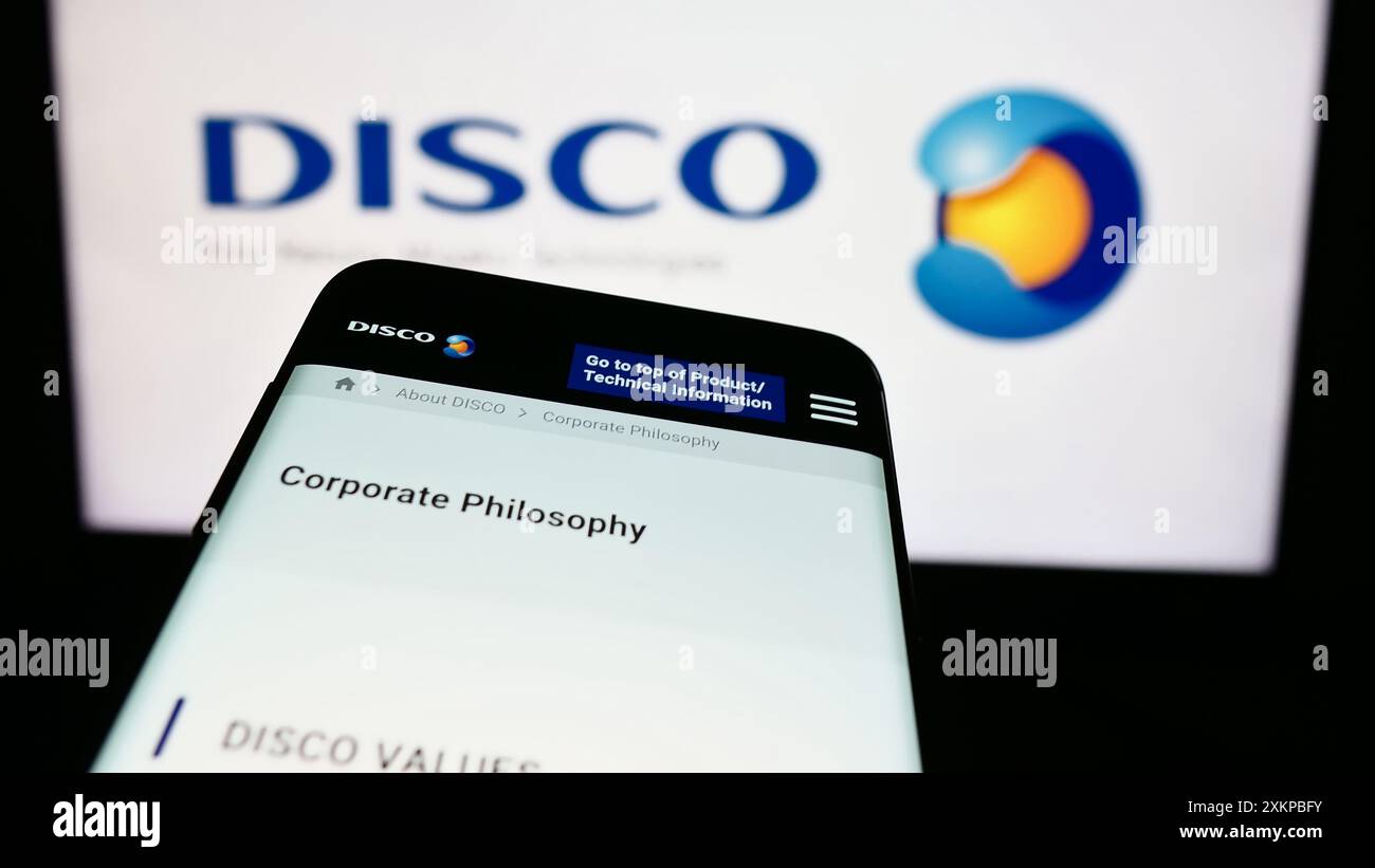 Mobile phone with webpage of Japanese precision tools company DISCO ...