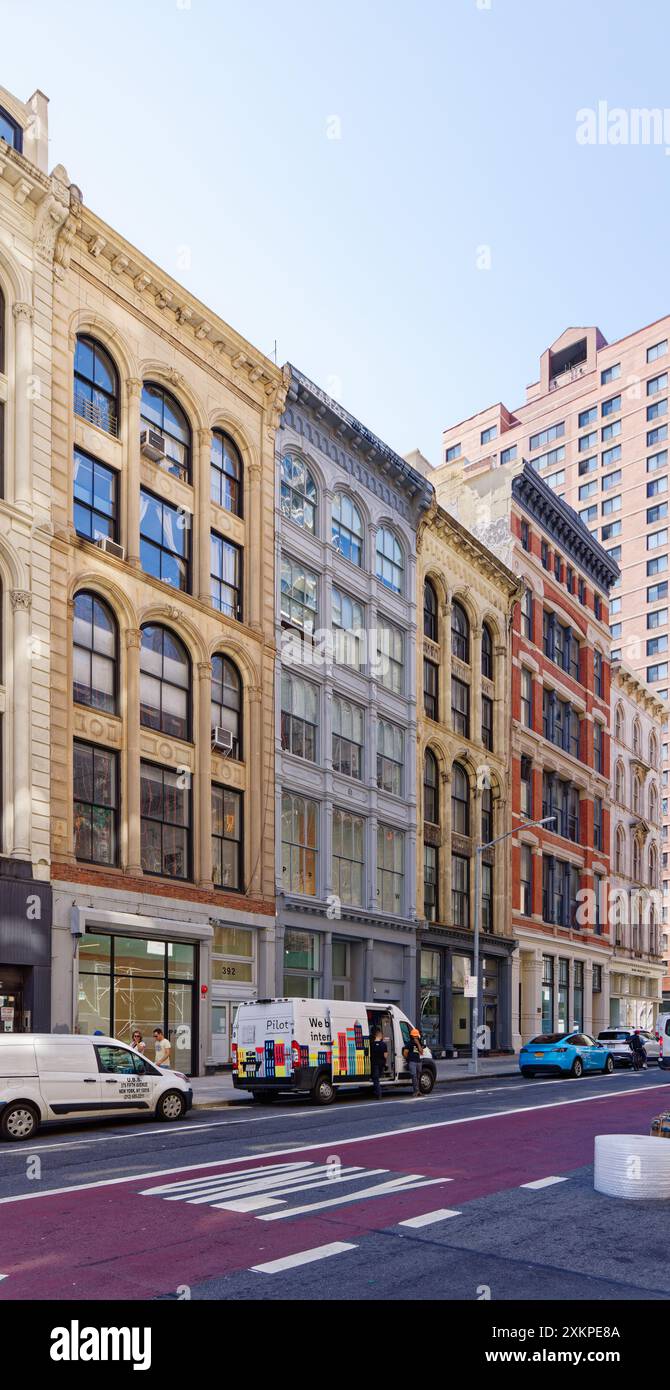 NYC Chinatown: Along the district’s western fringe, cast iron loft ...
