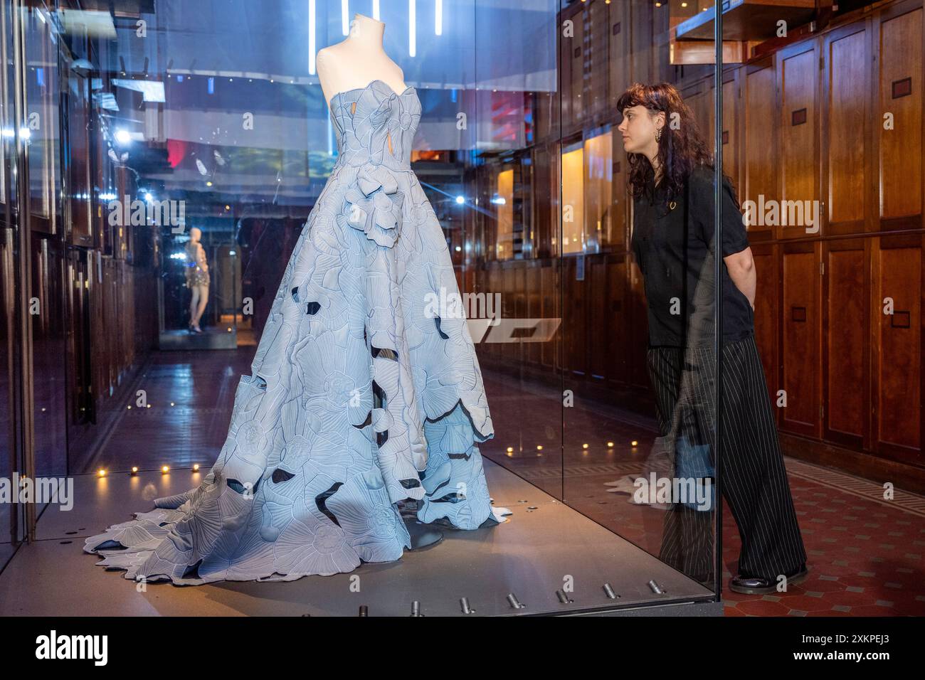 Taylor swift eras tour dress hi-res stock photography and images - Alamy