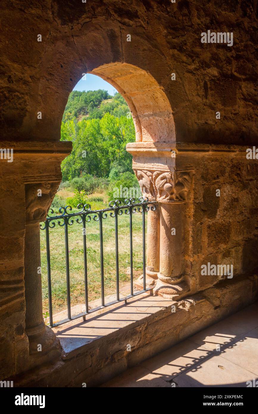 Ventana de atrio hi-res stock photography and images - Alamy