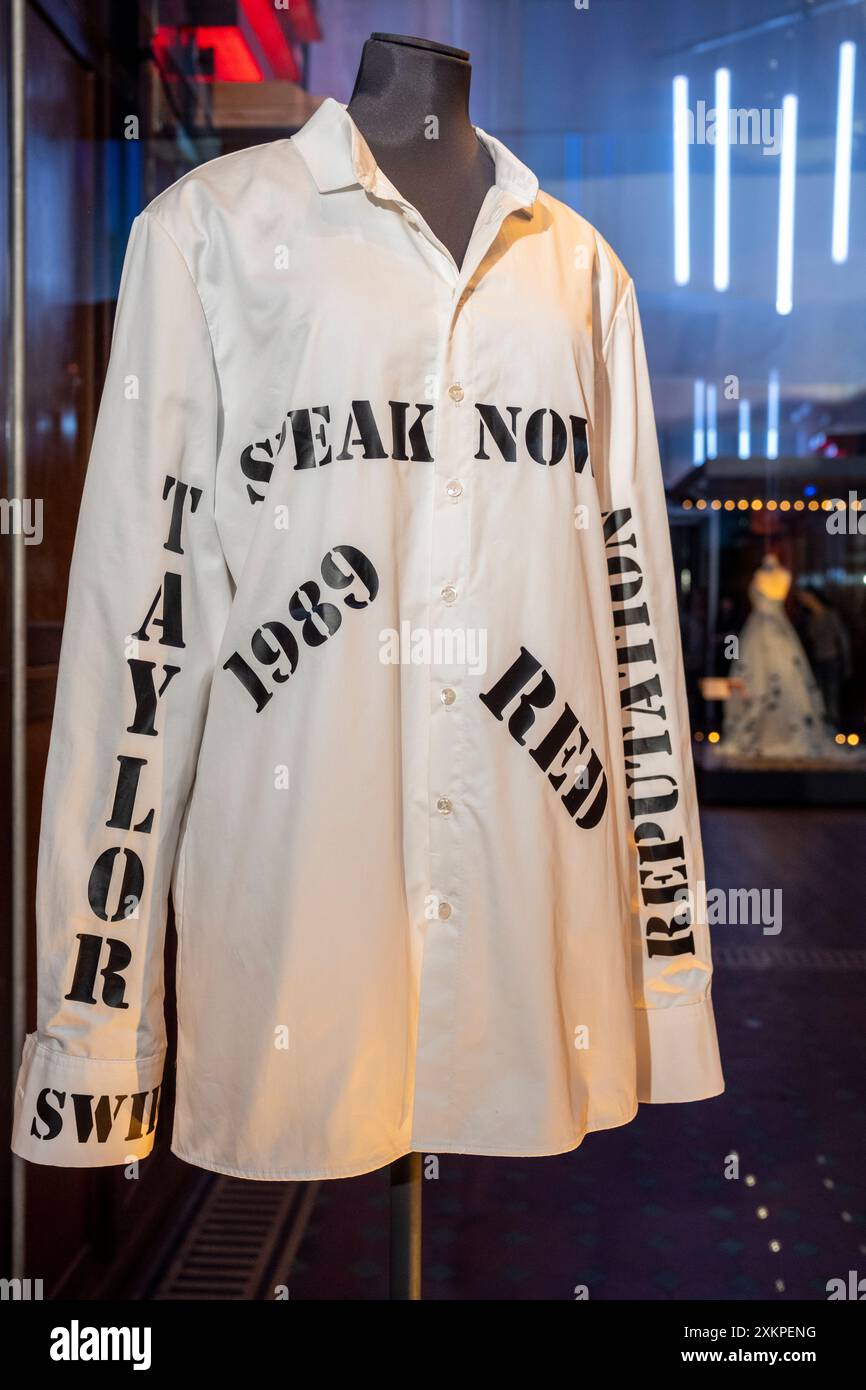 Taylor swift grammy 2024 hi-res stock photography and images - Alamy