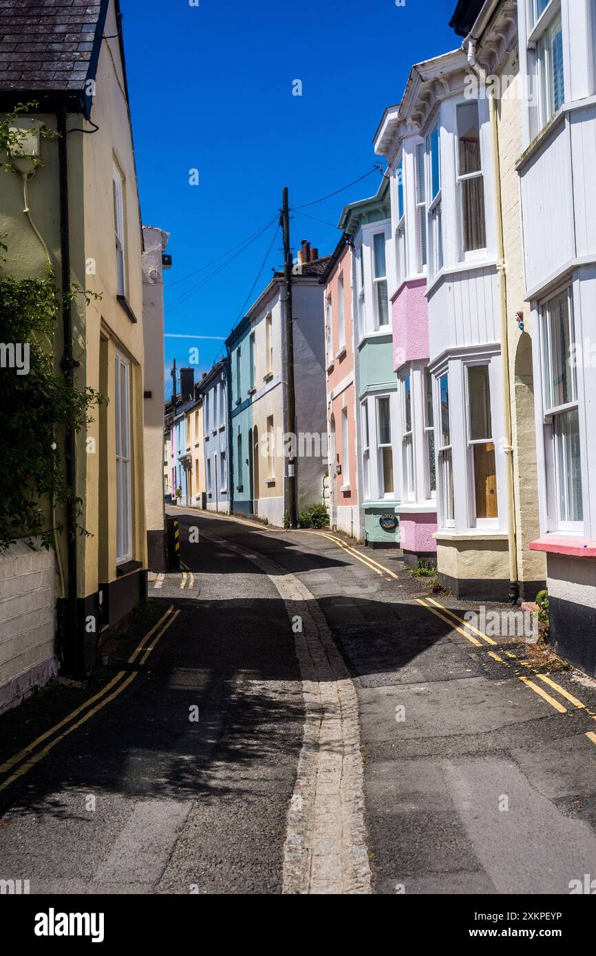 A typical narrow street in Appledore Stock Photo - Alamy