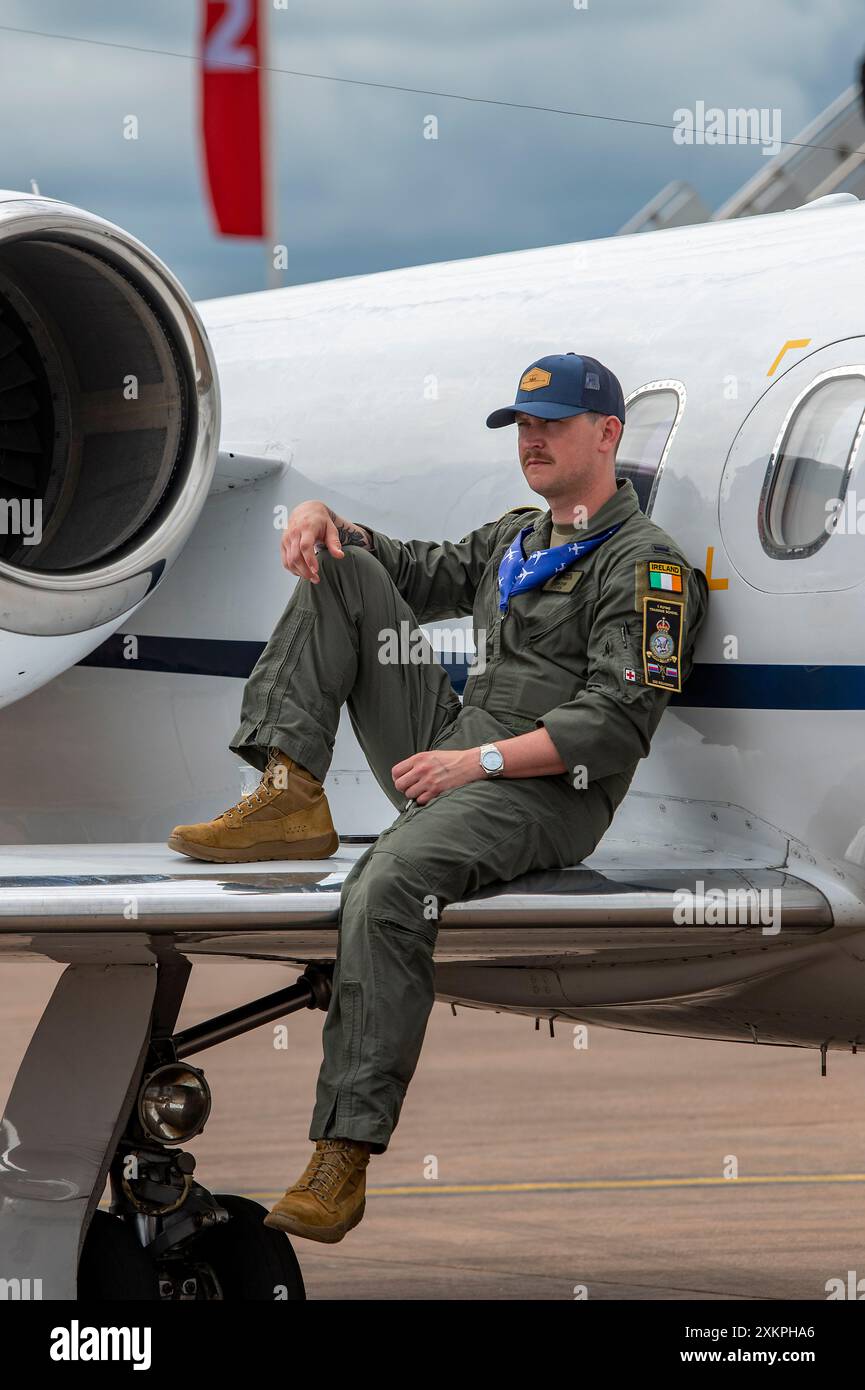 Raf uniformed personnel hi-res stock photography and images - Alamy