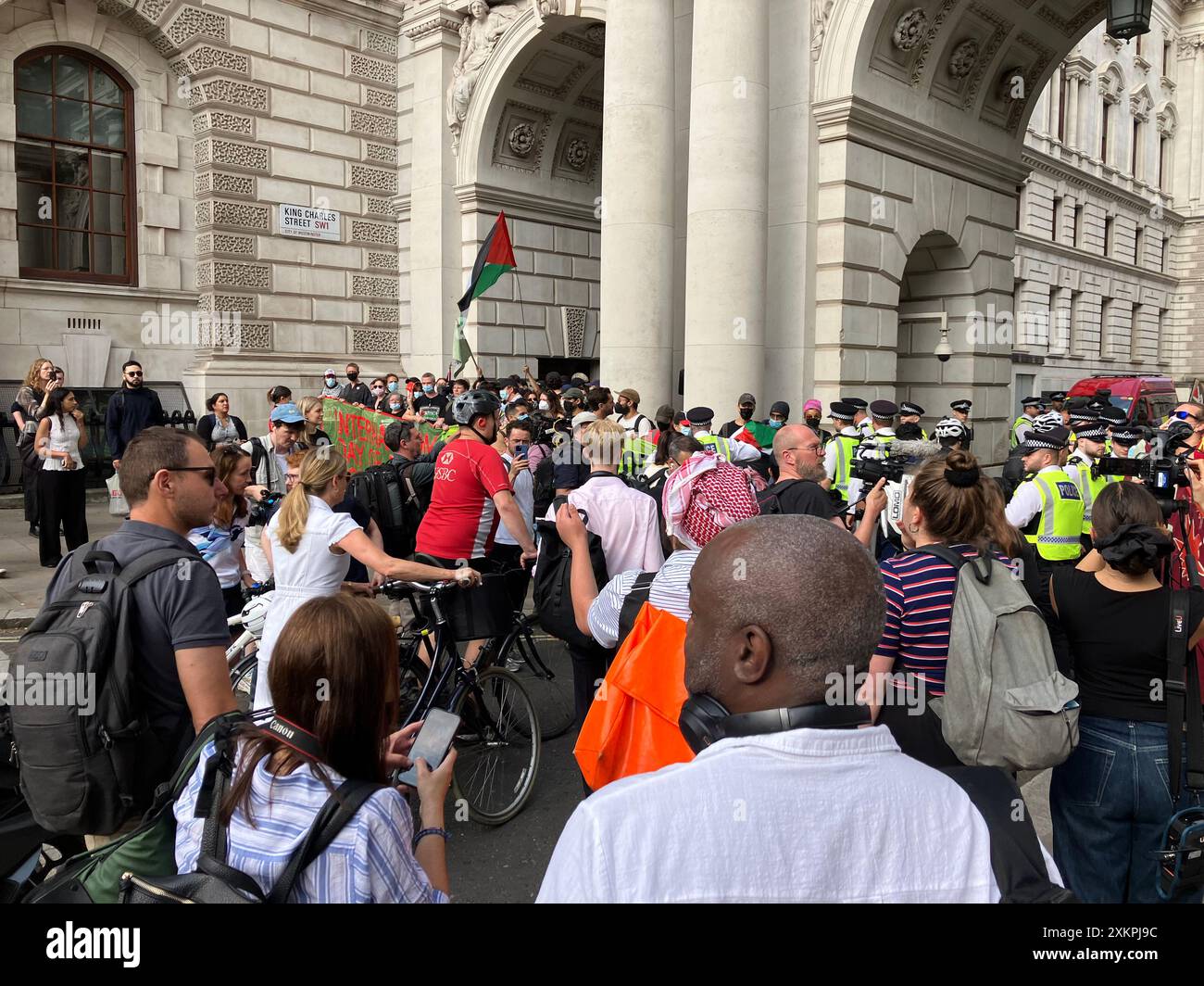 Workers and trade unionists from Workers for a Free Palestine blockade ...