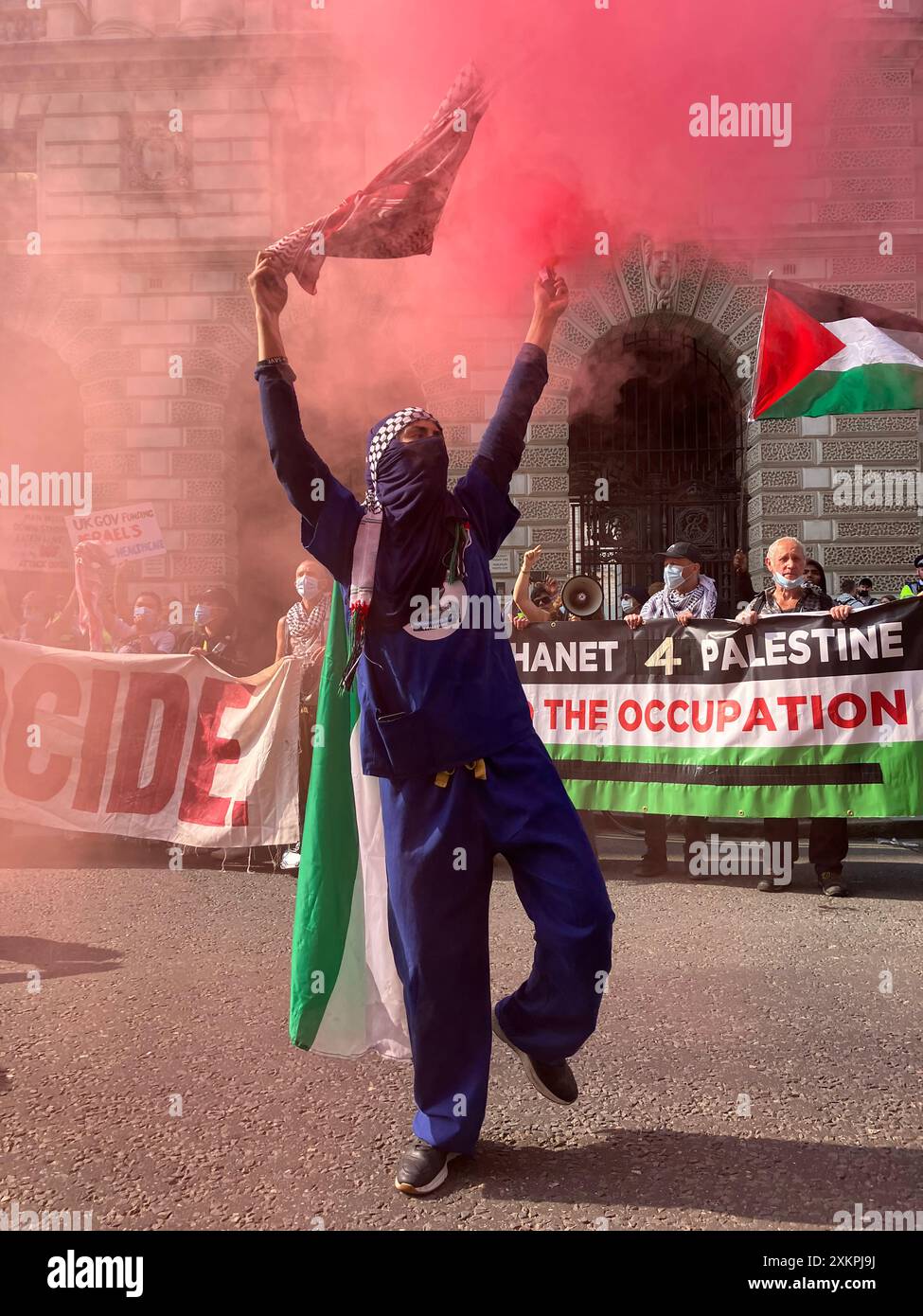 Workers and trade unionists from Workers for a Free Palestine blockade ...