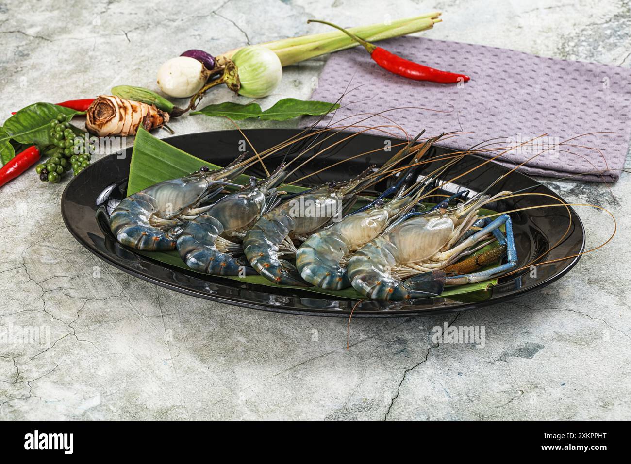 Raw blue river prawn in the plate for cooking Stock Photo - Alamy