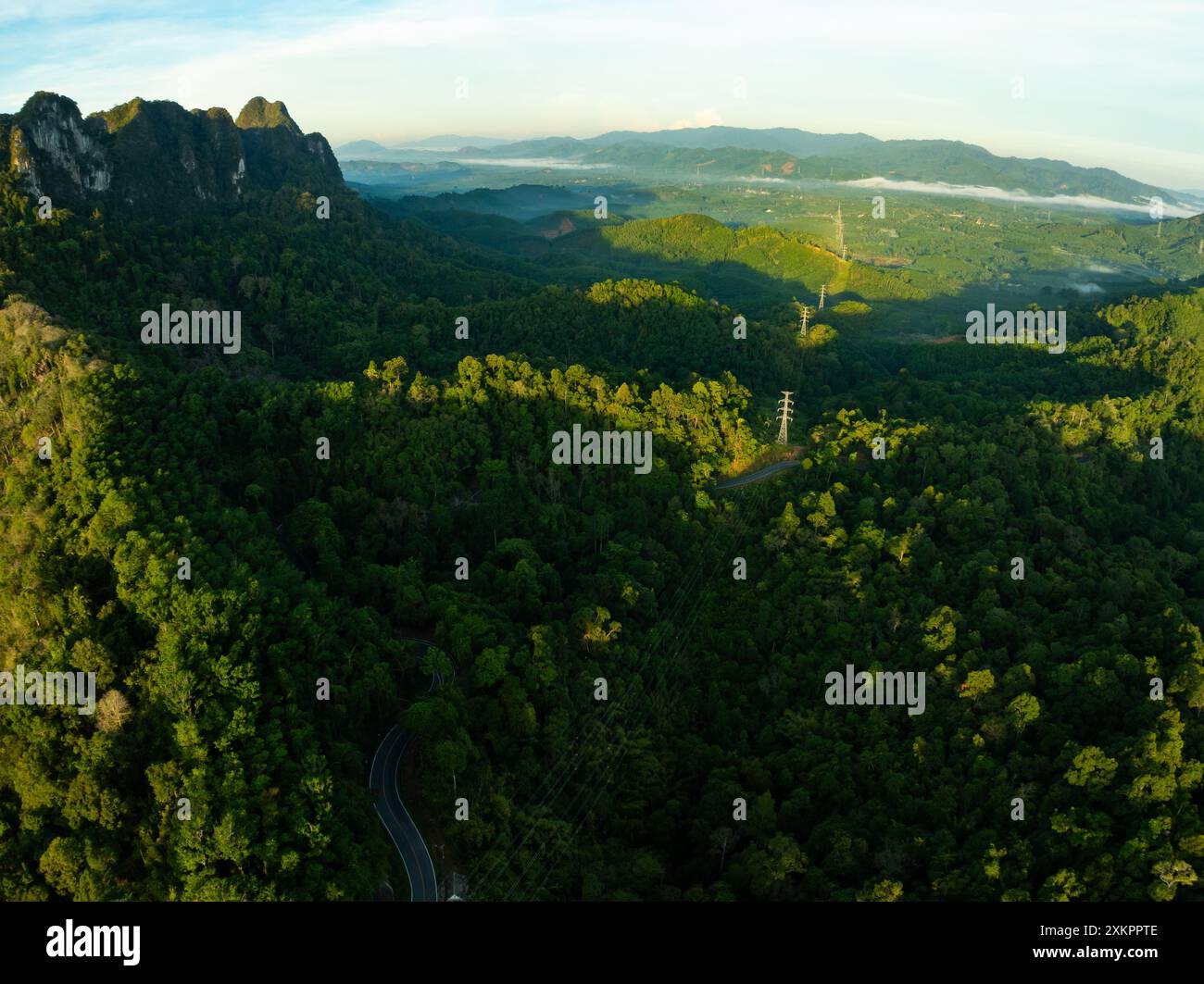 Aerial view tropical rainforest hi-res stock photography and images - Alamy