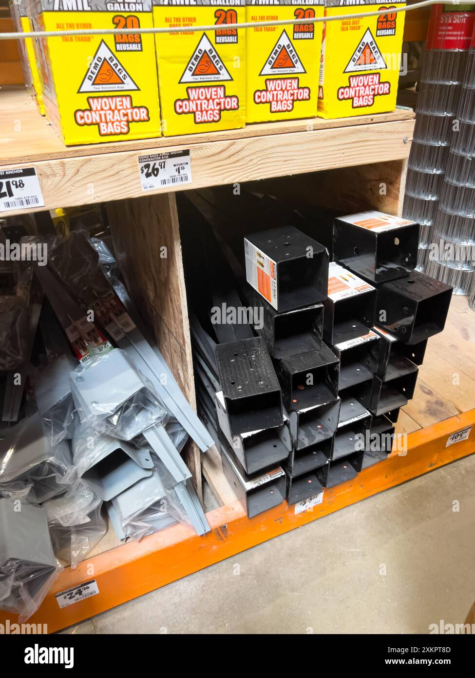 Hardware wood depot hi-res stock photography and images - Alamy