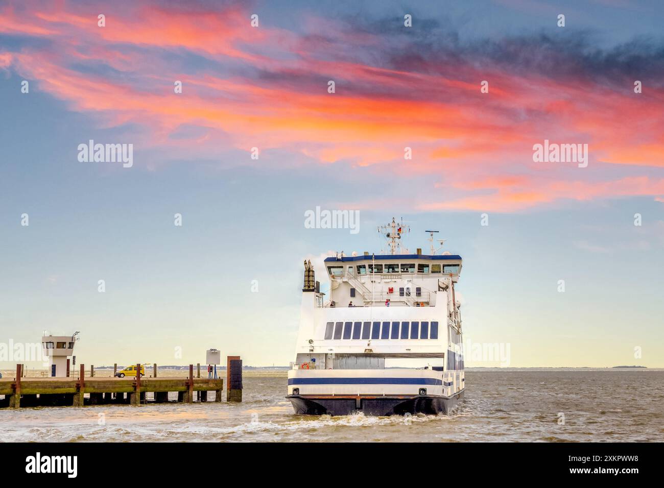 Car ferry experience hi-res stock photography and images - Alamy