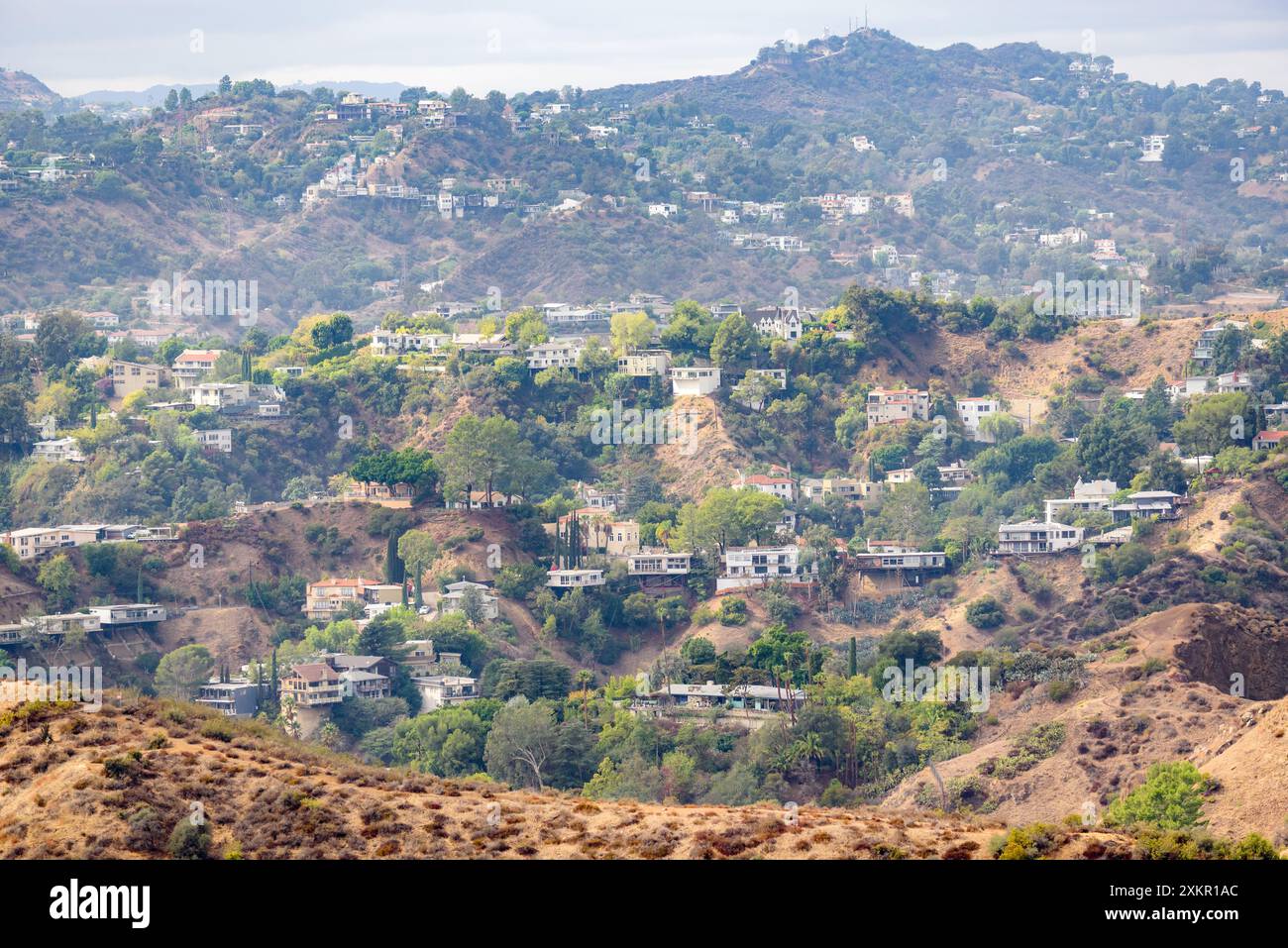 Houses in a hillside development in Los Angeles on a sunny autumn day ...