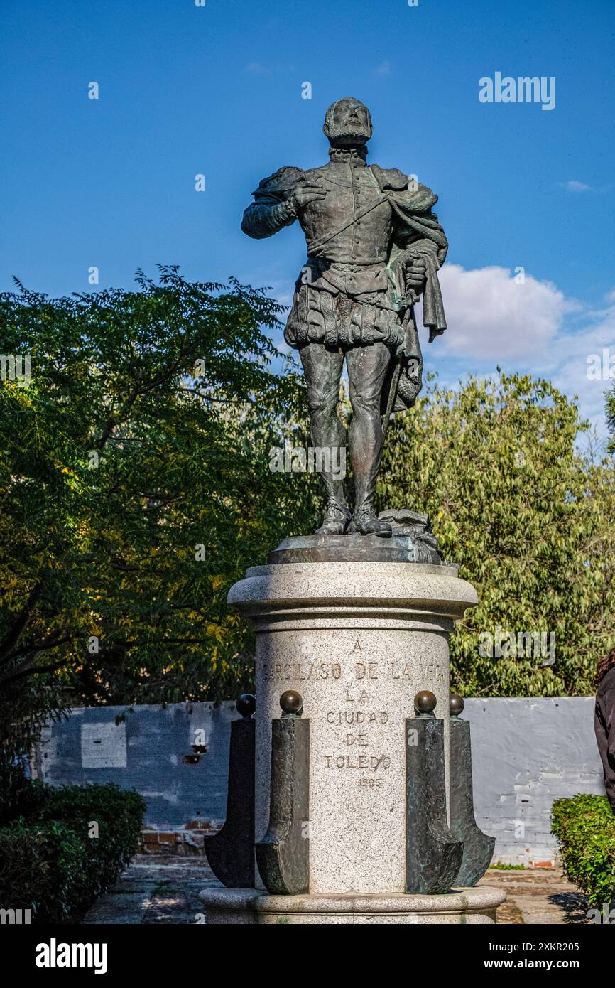 Statue de garcilaso de la vega hi-res stock photography and images - Alamy