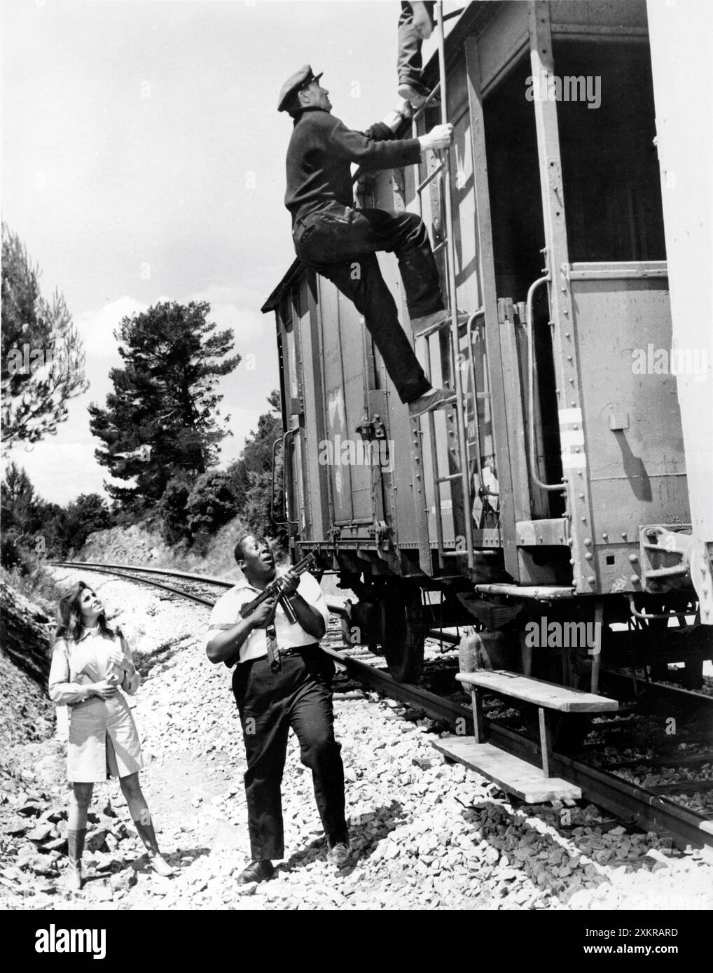 RAQUEL WELCH and GODFREY CAMBRIDGE in THE BIGGEST BUNDLE OF THEM ALL ...