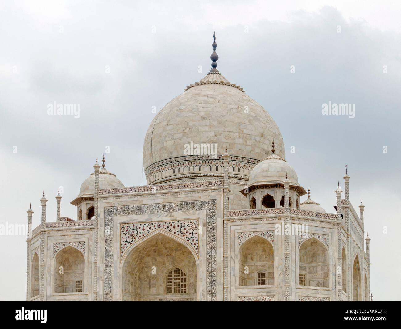 The Taj Mahal in Agra/India (detail of the main building Stock Photo ...