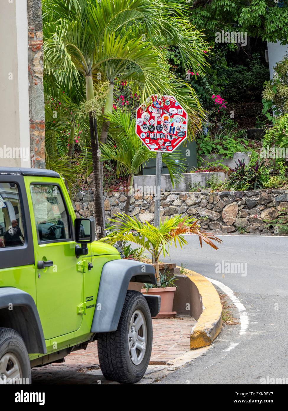 Caribbean road sign hi-res stock photography and images - Alamy
