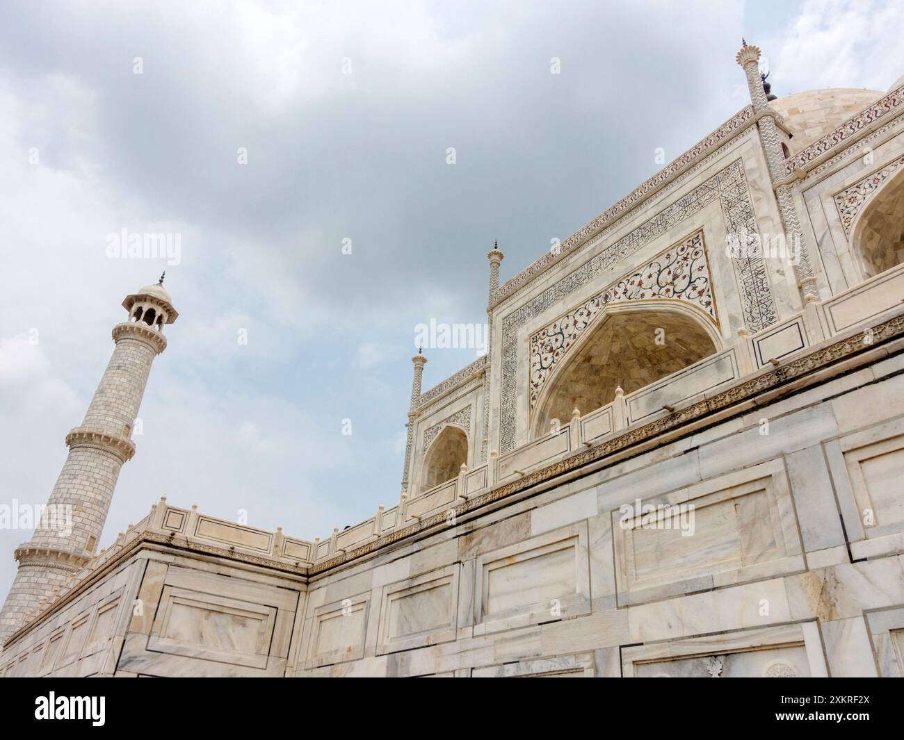 The Taj Mahal in Agra/India (detail of the main building Stock Photo ...