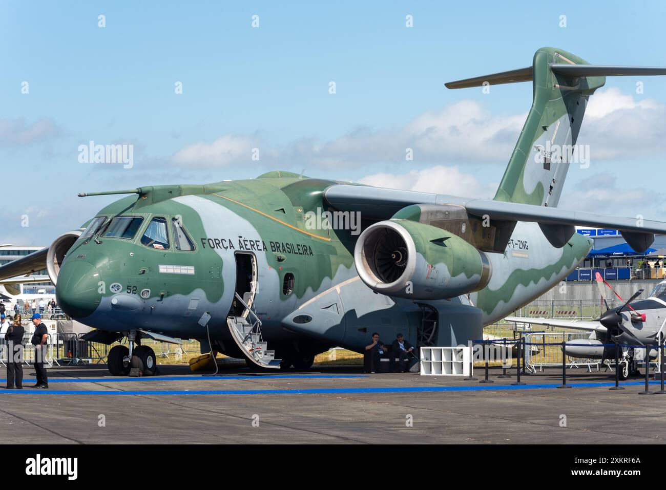 Embraer c 390 millennium hi-res stock photography and images - Alamy