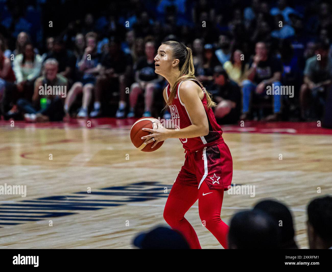 Sabrina ionescu team usa hi-res stock photography and images - Alamy