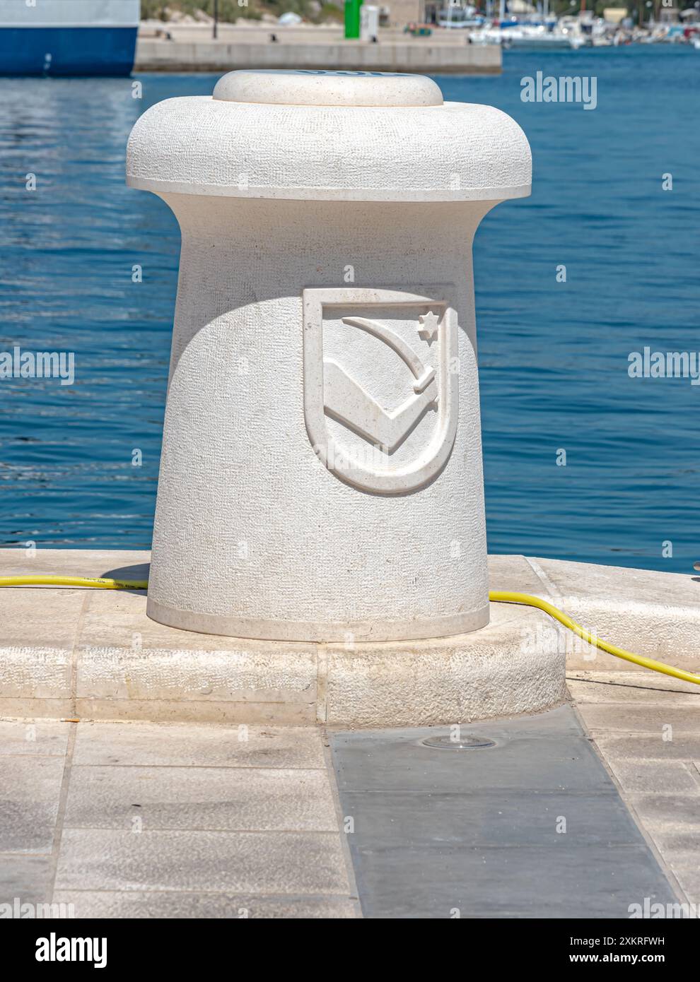Mooring maintenance vessel hi-res stock photography and images - Alamy