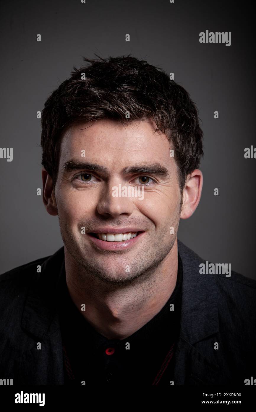 Jimmy anderson bowling hi-res stock photography and images - Alamy