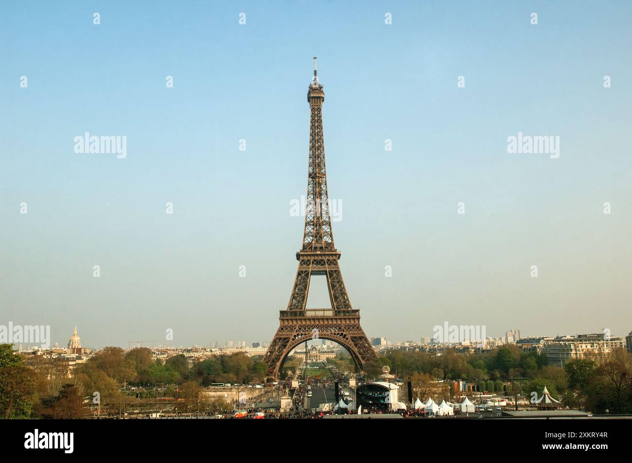 Paris 2024 tour eiffel hi-res stock photography and images - Alamy