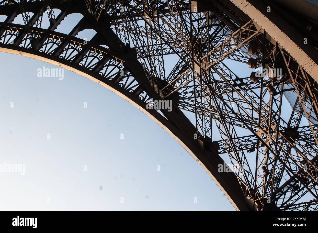 Paris 2024 tour eiffel hi-res stock photography and images - Alamy