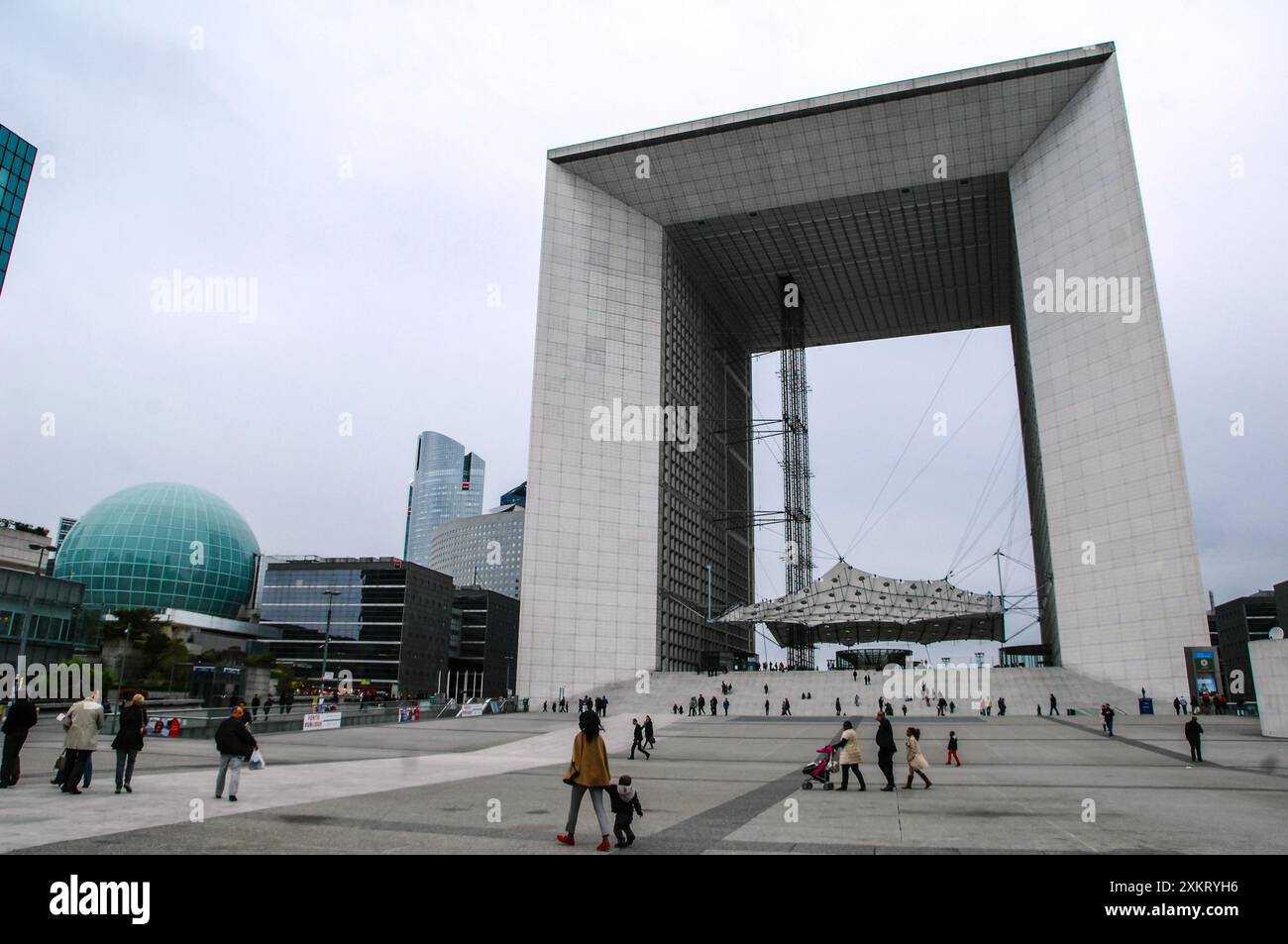 La defense paris 2024 hi-res stock photography and images - Alamy