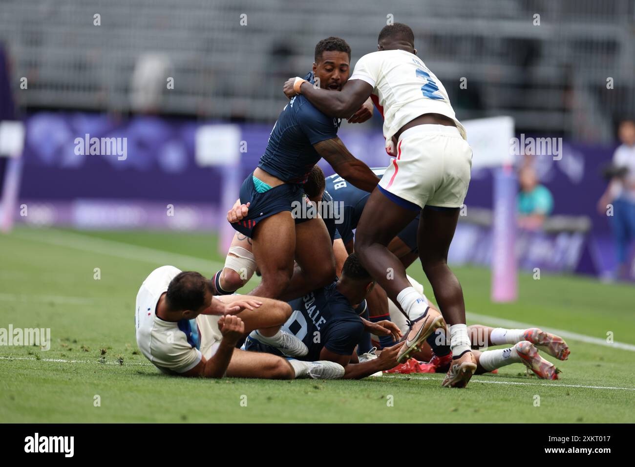 Usa vs paris hi-res stock photography and images - Alamy