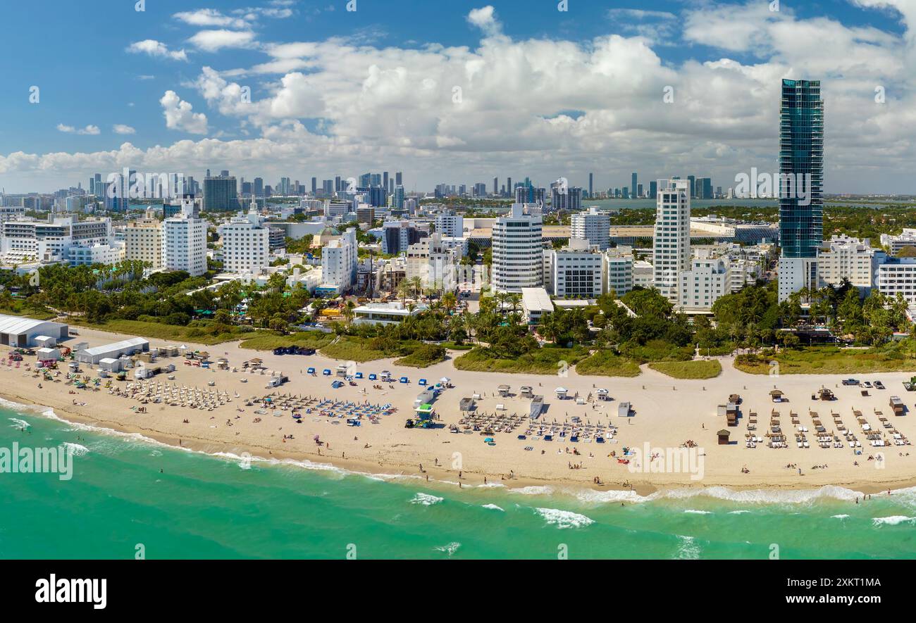 Popular vacation spot in the United States. Ocean warm waters and sandy ...