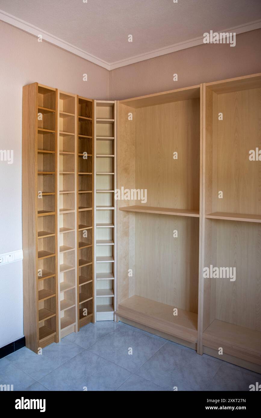 Storage bookshelves hi-res stock photography and images - Alamy