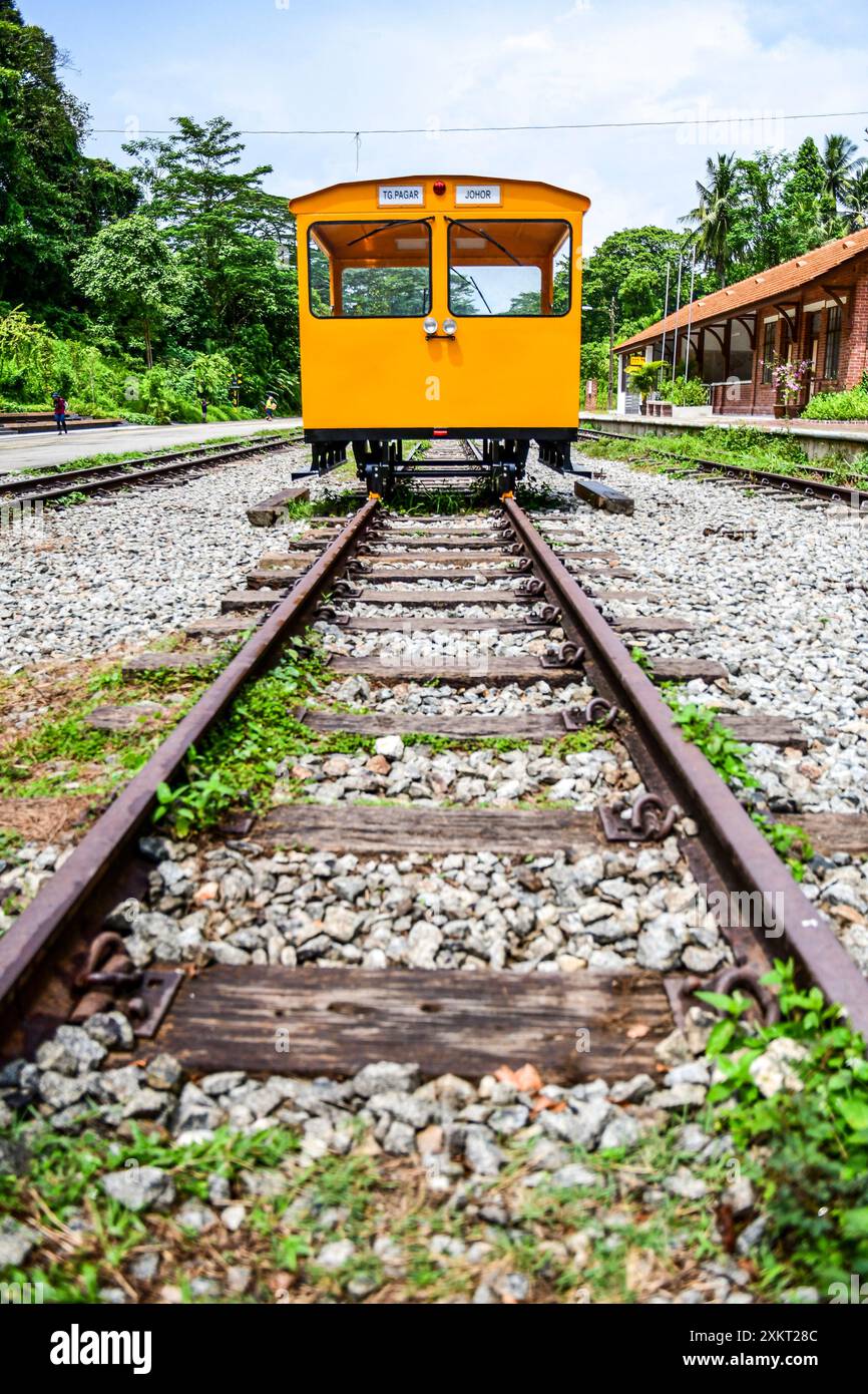 Rail Corridor sights along Bukit Timah Road, Singapore Stock Photo - Alamy