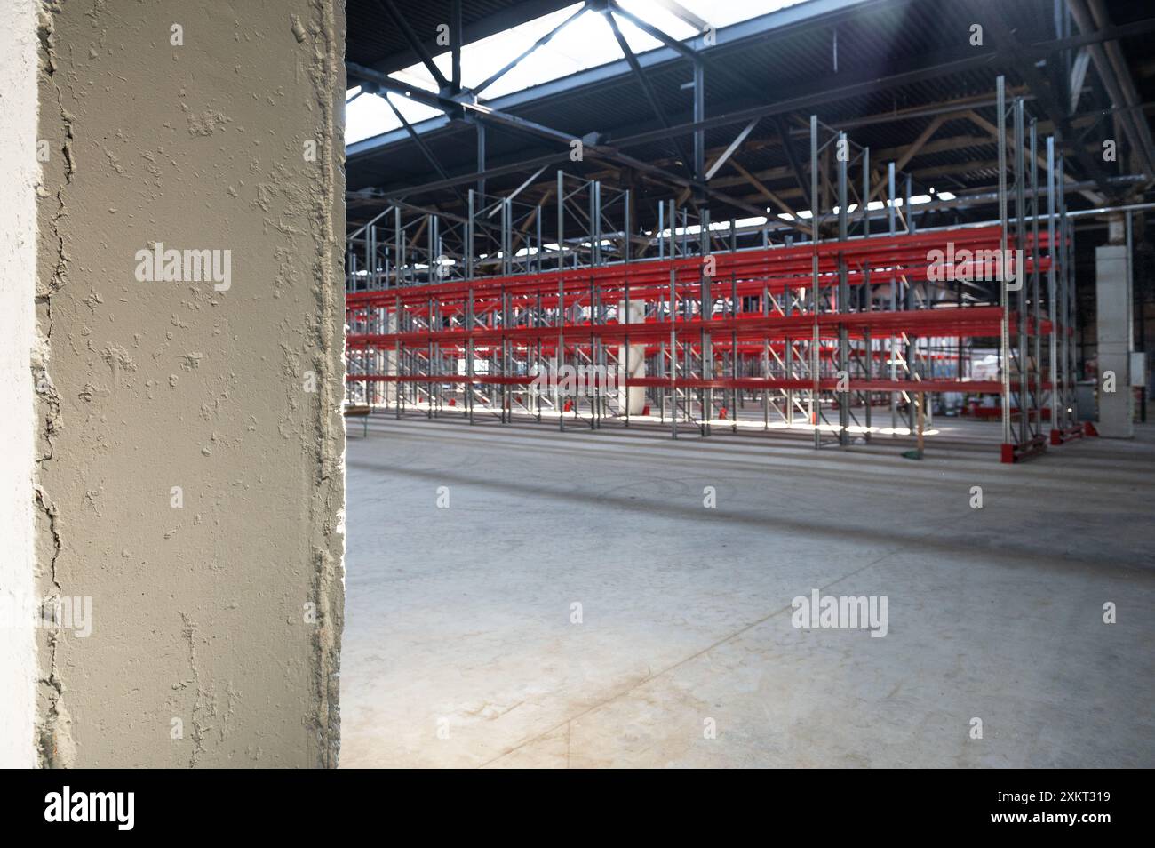 logistics warehouse concept with empty high pallet racks, shelving ...