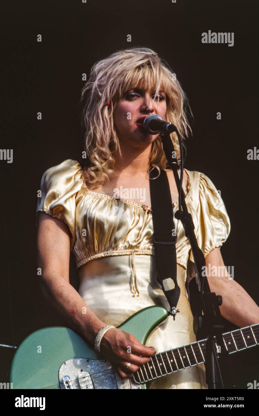 Reading, UK, 26 Aug., 1994: Hole made their Reading Festival debut on ...