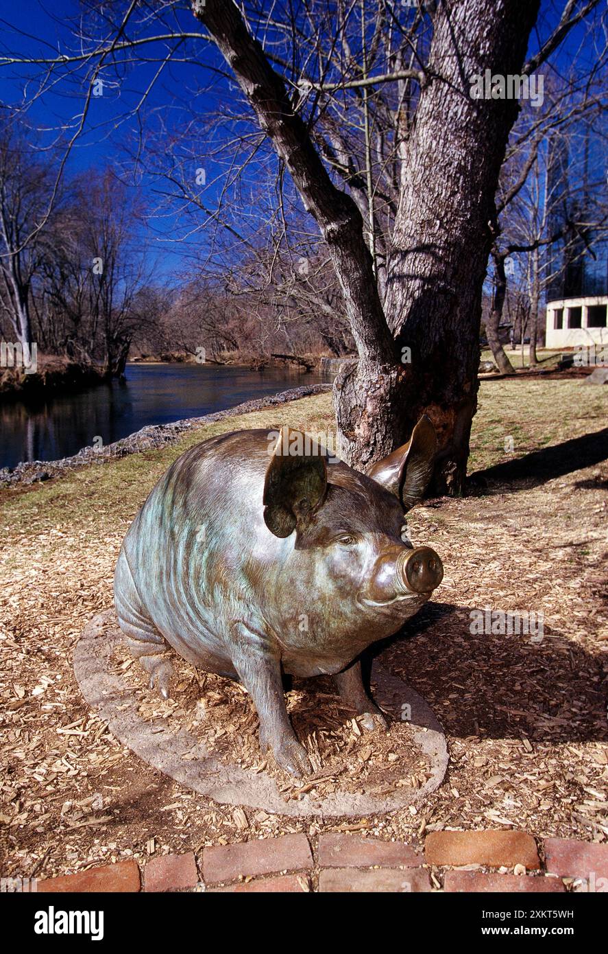 Pig sculpture; "Helen" by Andre Harvey,; Brandywine River Museum of Art ...