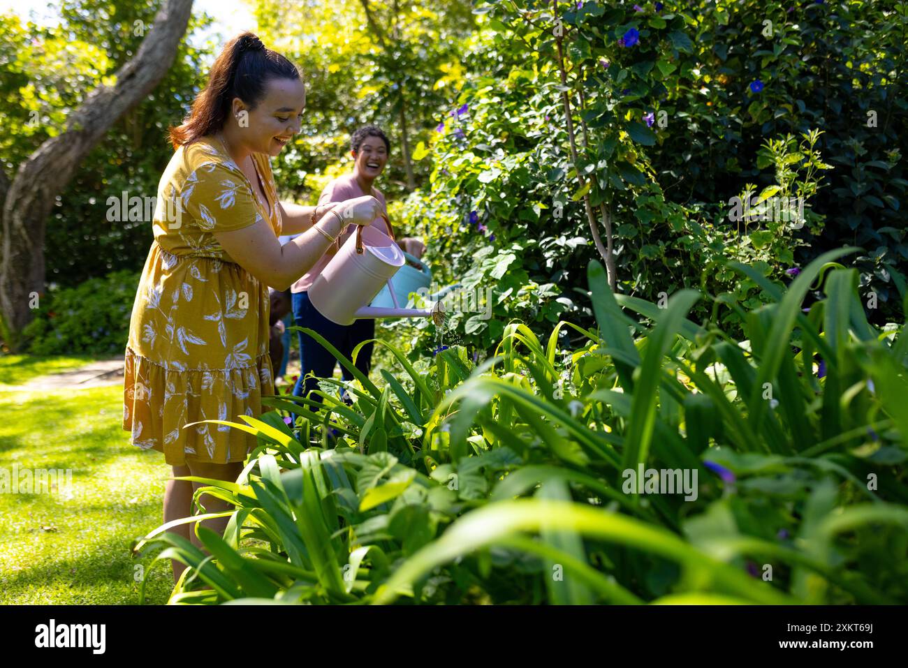 Two women gardening hi-res stock photography and images - Alamy