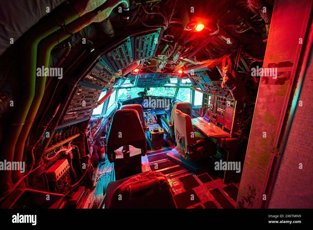 Vintage Aircraft Cockpit Interior Pilot's Eye View Stock Photo - Alamy