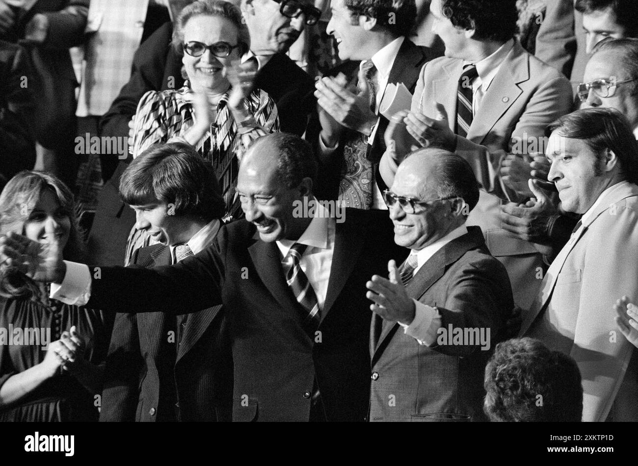 Egyptian President Anwar Sadat and Israeli Prime Minister Menachem ...