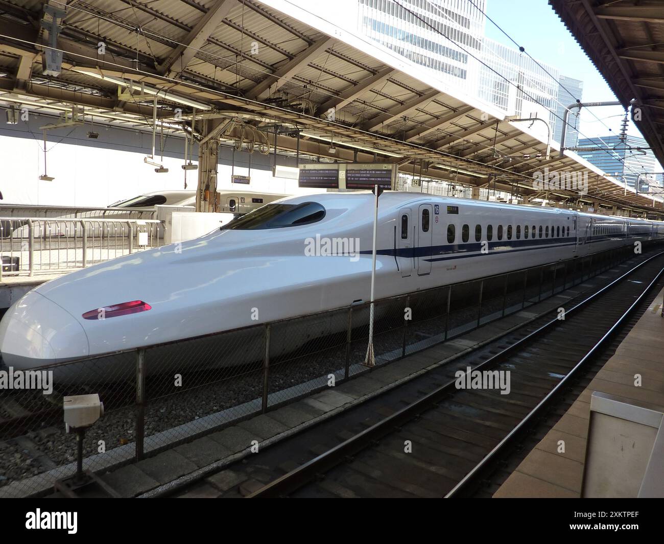 Sleek train hi-res stock photography and images - Alamy