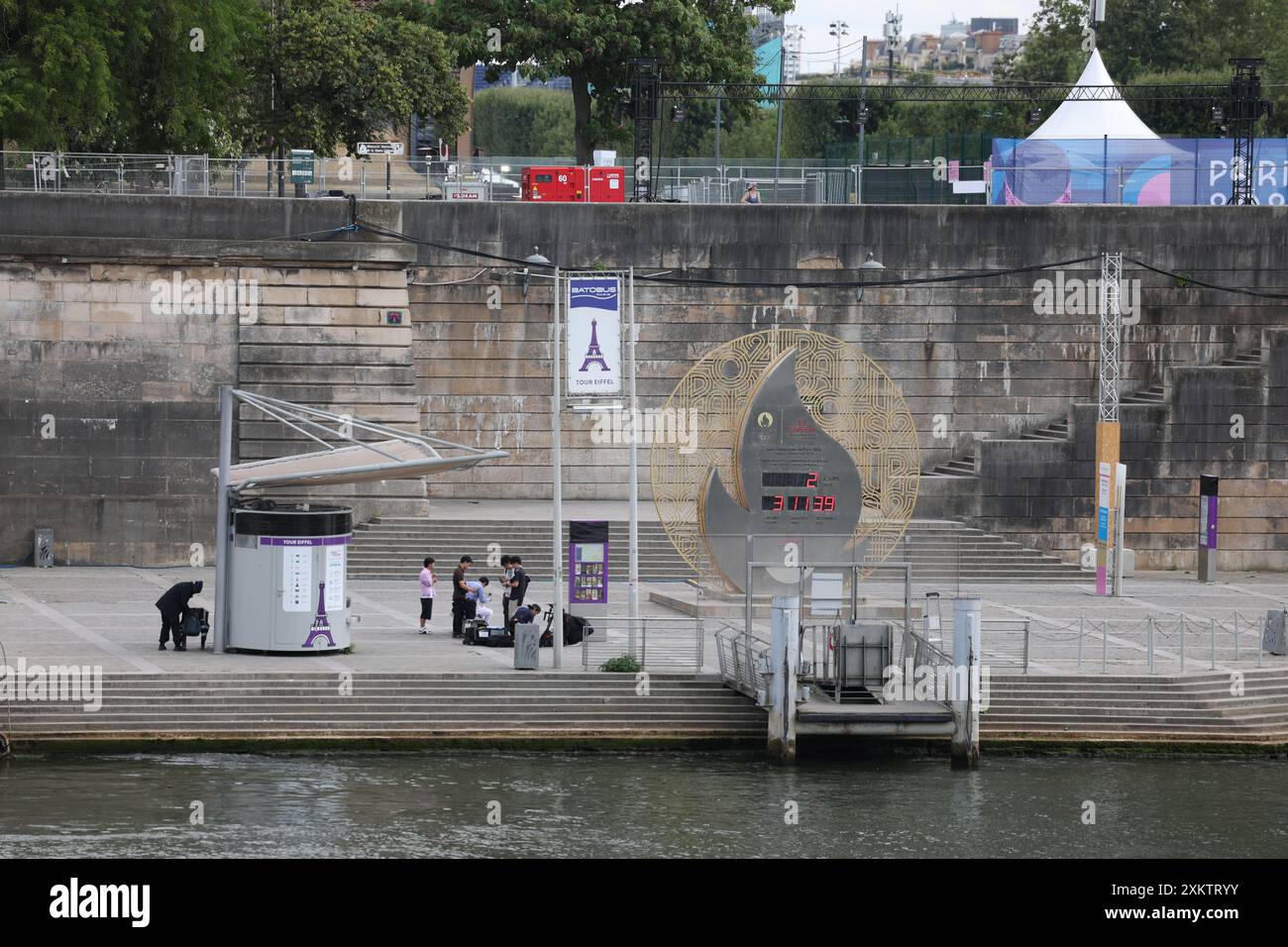 Paris olympics 2024 countdown hi-res stock photography and images - Alamy