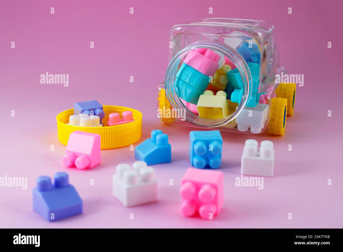 Block puzzle hi-res stock photography and images - Alamy
