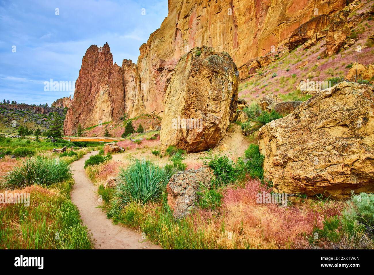 Smith Rock State Park Trail Through Rocky Canyon Stock Photo - Alamy