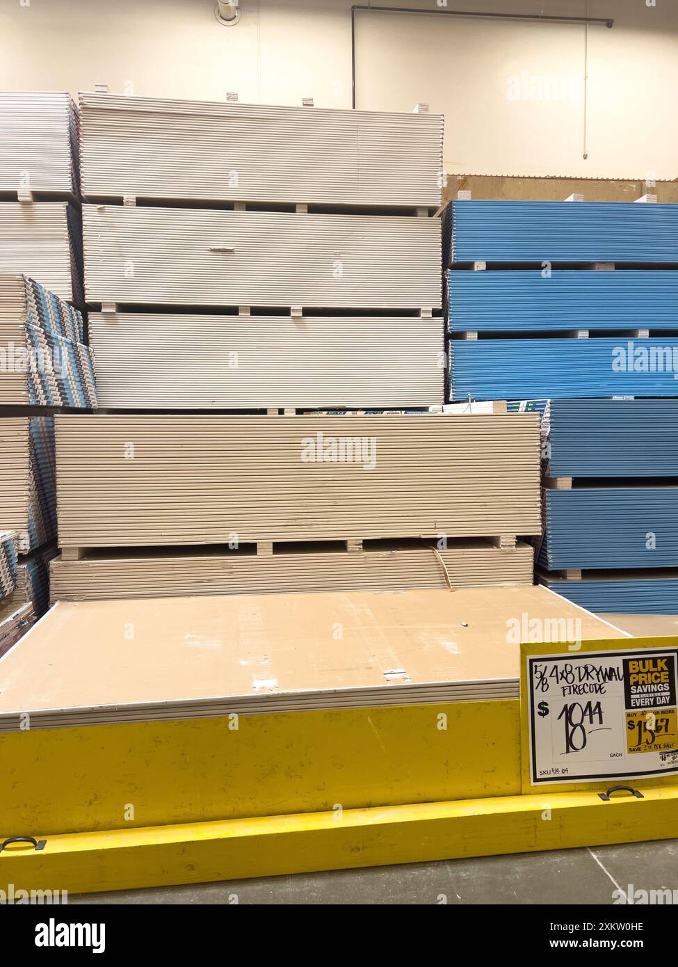 Large Stack of Drywall Sheets at Home Depot Stock Photo - Alamy