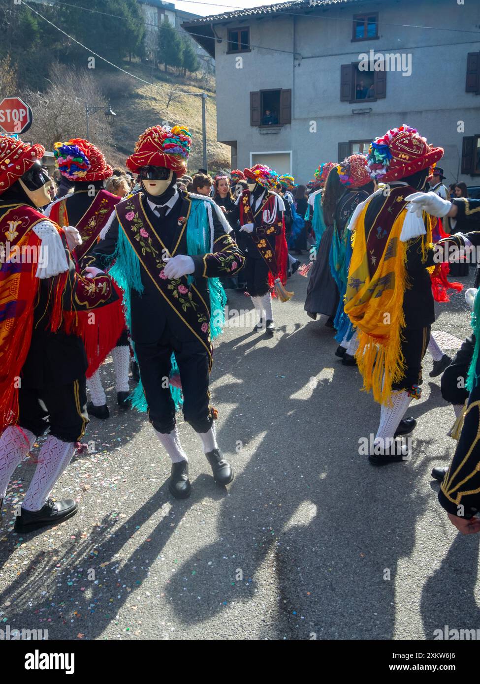 Southern italy folklore dance hi-res stock photography and images - Alamy