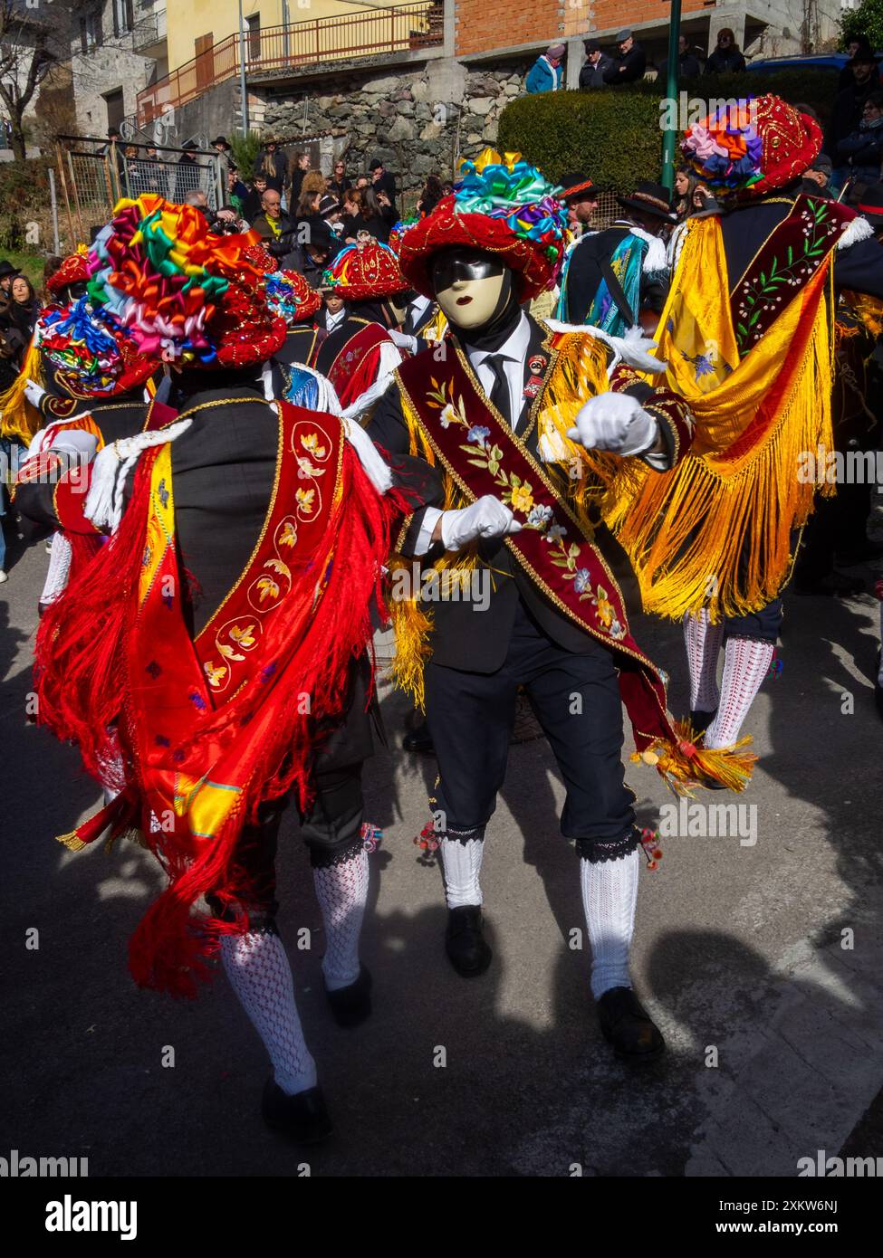 Southern italy folklore dance hi-res stock photography and images - Alamy