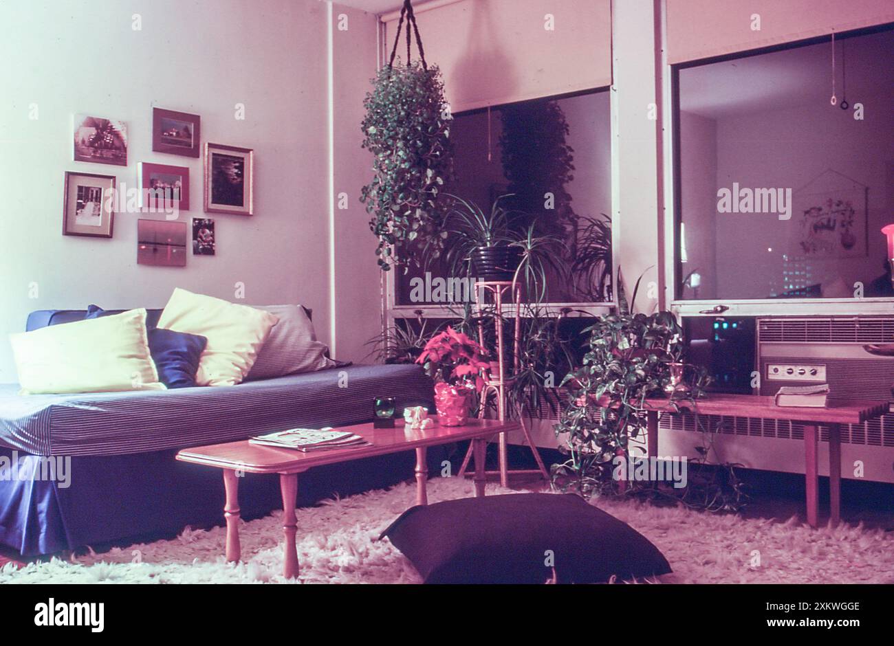 1970s new york apartment hi-res stock photography and images - Alamy