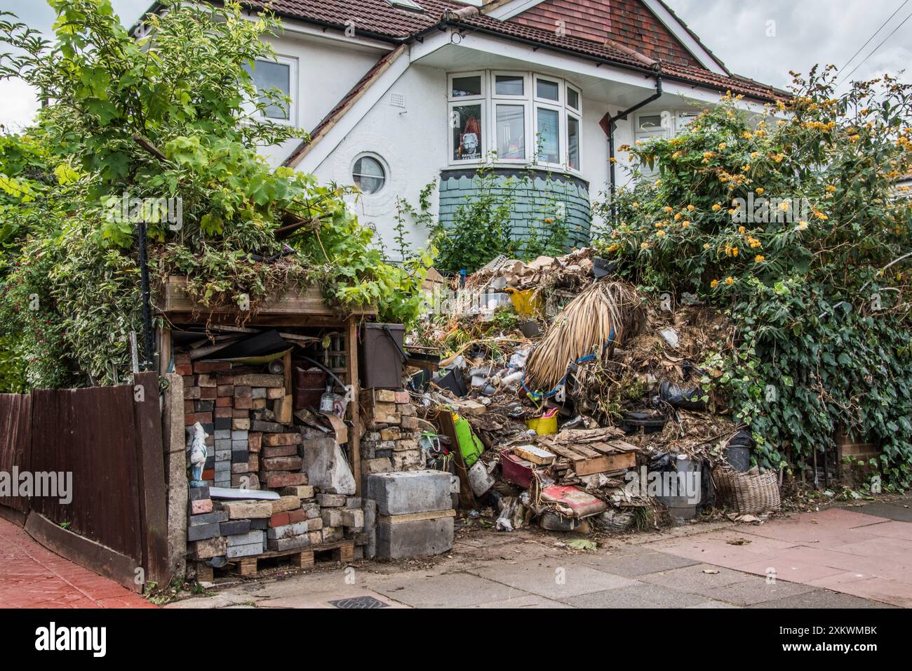Extreme hoarders home Stock Photo - Alamy