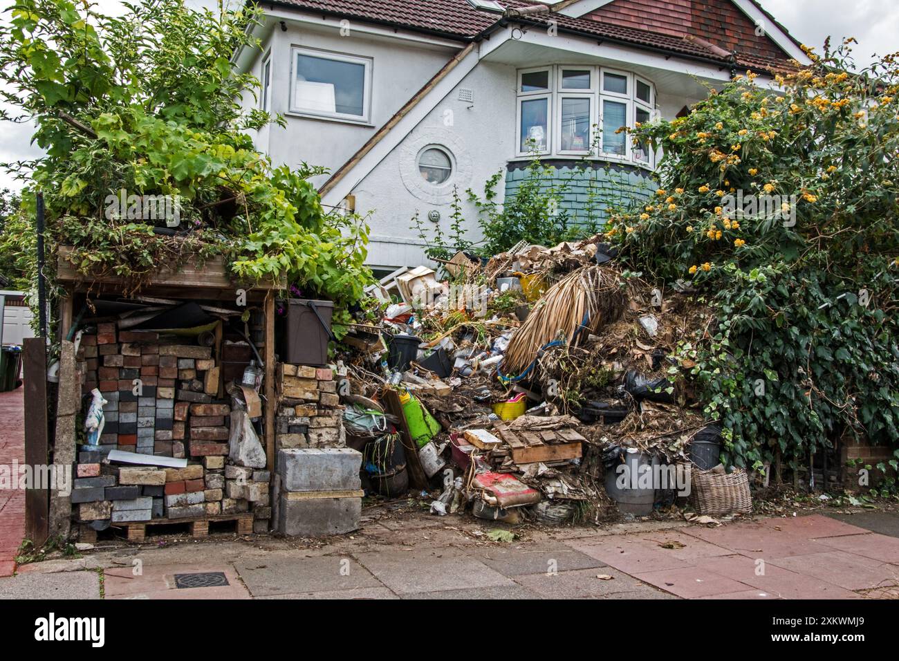 Extreme hoarders home Stock Photo - Alamy