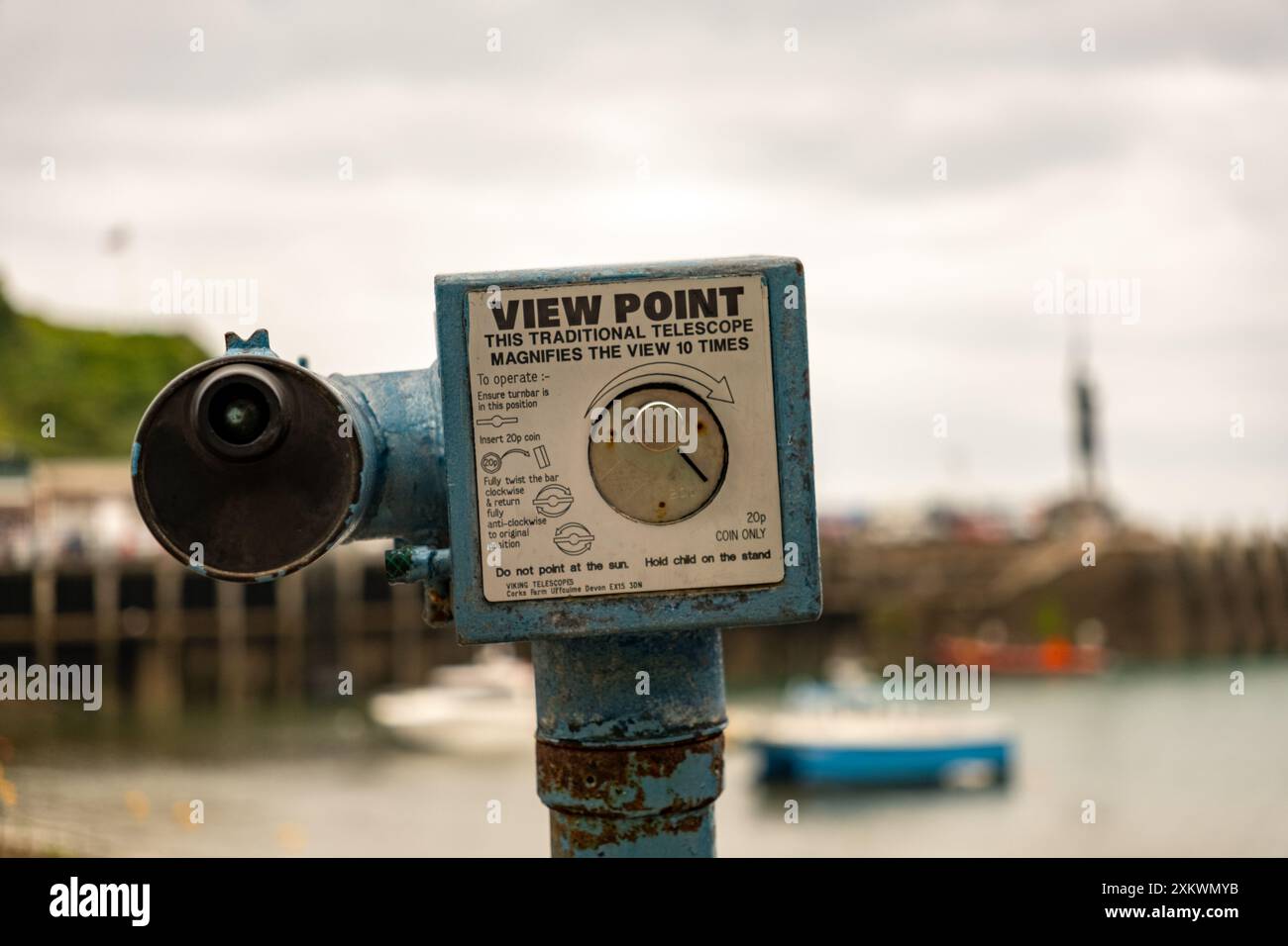 coin operated viewing scope in Ilfracombe Harbour Stock Photo - Alamy